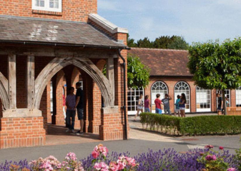 TASIS the American International School in England (near London, United ...