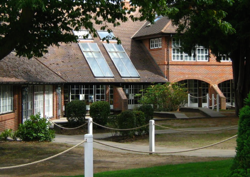 TASIS the American International School in England (near London, United ...