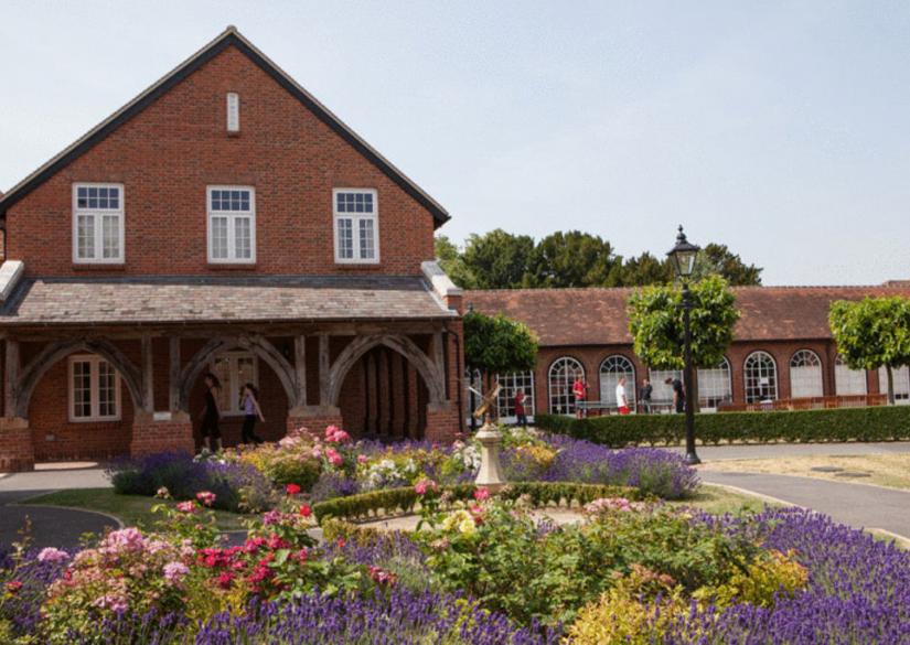 TASIS the American International School in England (near London, United ...