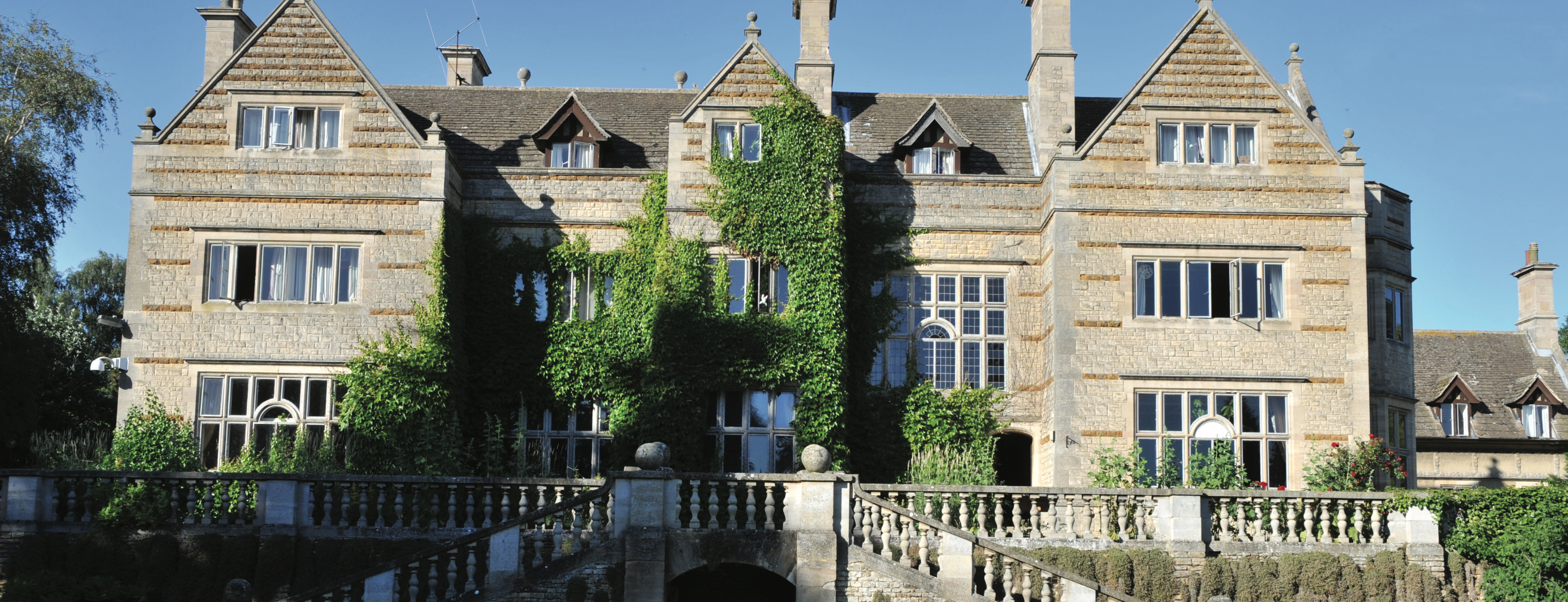 Summer camp PGL Caythorpe Court (Grantham, United Kingdom) - apply for ...