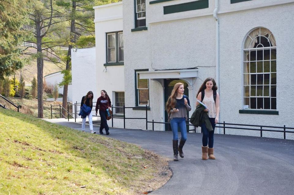 Grier boarding School for girls (Tyrone, Pennsylvania, USA) - apply, prices, reviews | Smapse