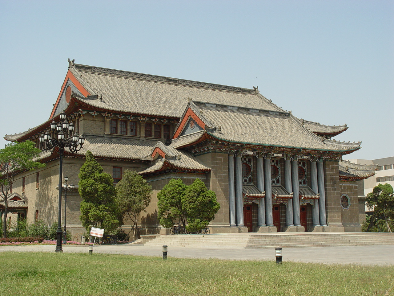 Henan Daxue University (Kaifeng, China) - apply, prices, reviews | Smapse