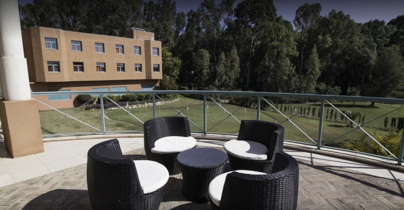 Les Roches International School of Hotel Management Marbella Spain ...