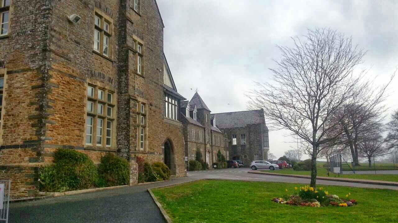 West Buckland School (Taunton, United Kingdom) - apply, prices, reviews ...