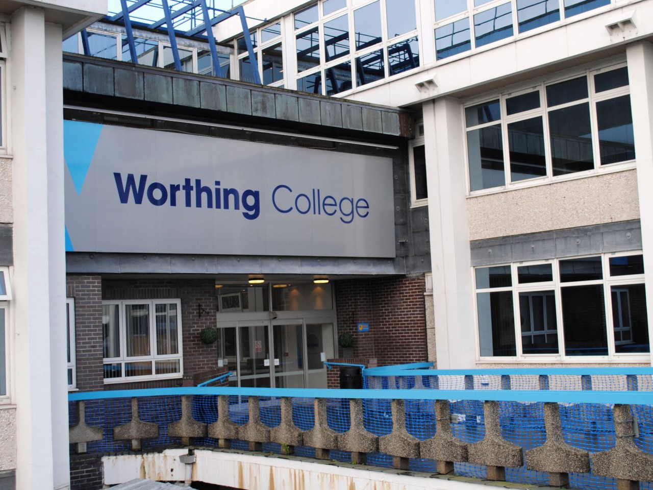 Worthing College (Brighton, United Kingdom) - apply, prices, reviews ...
