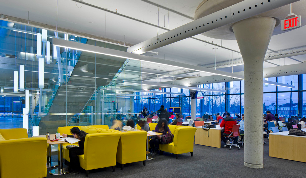 Mohawk College (Toronto, Ontario, Canada) - apply, prices, reviews | Smapse