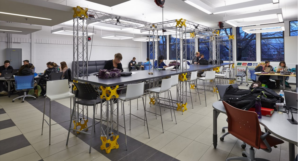 Mohawk College (Toronto, Ontario, Canada) - apply, prices, reviews | Smapse