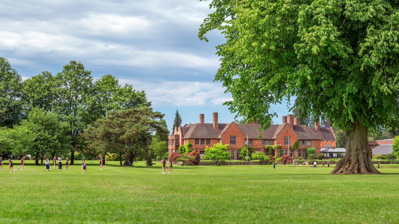 Handcross Park School (Brighton, United Kingdom) - apply, prices ...