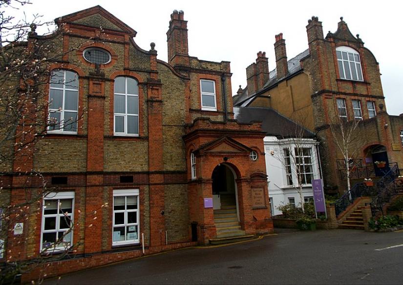 Sutton High School - London - Day Camp (London, United Kingdom)