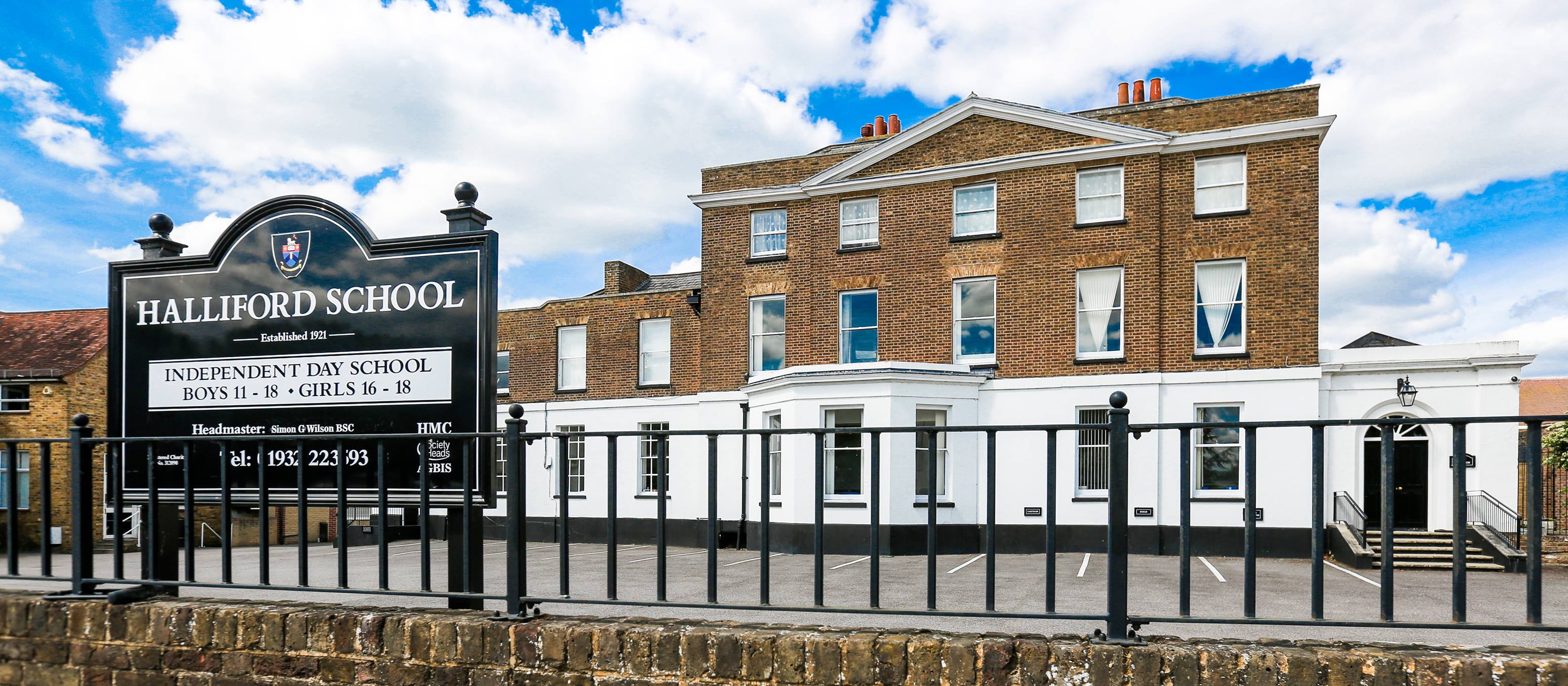 Halliford Private School (near London, United Kingdom)