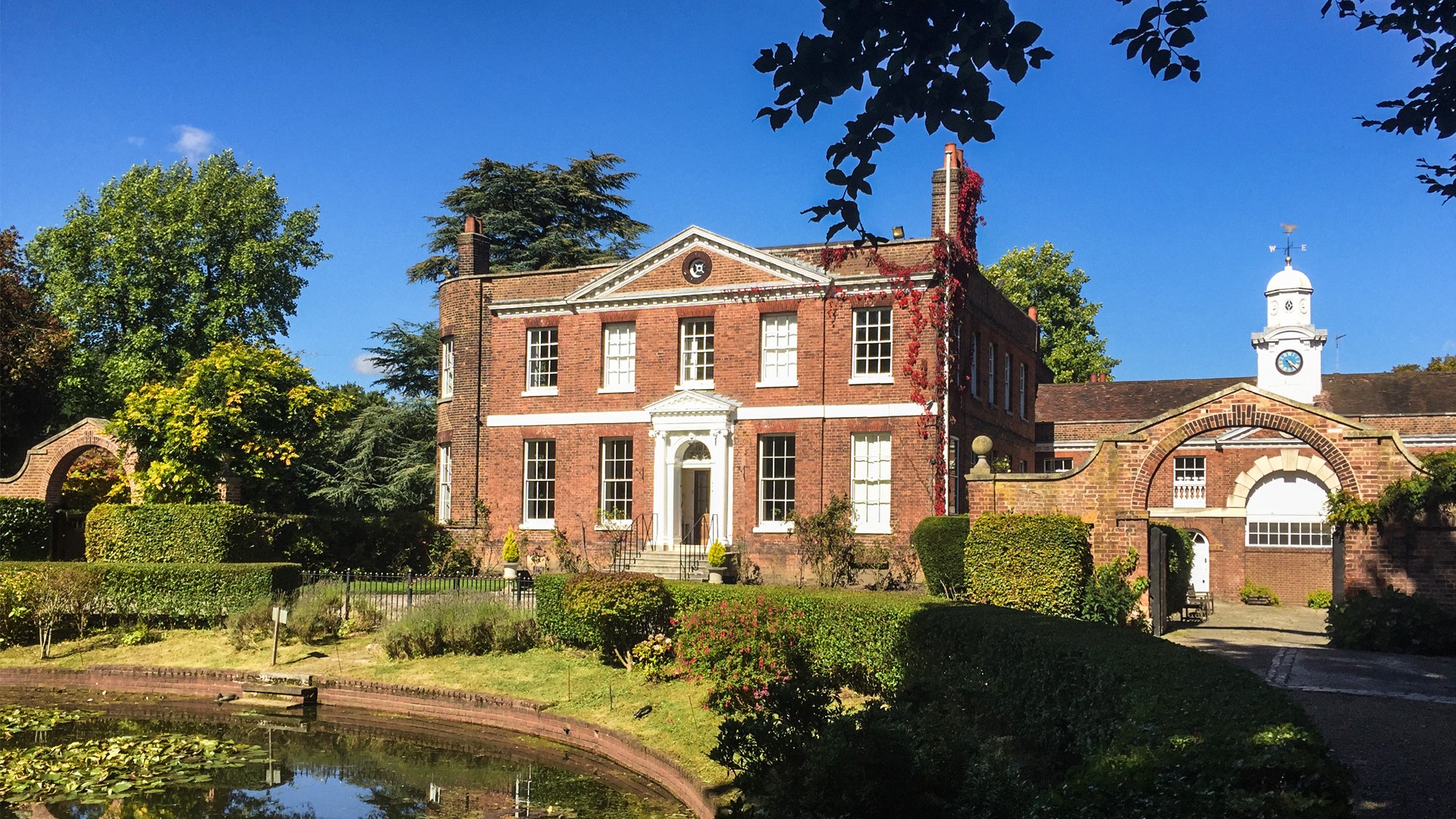 Mount House School Private School (near London, United Kingdom)